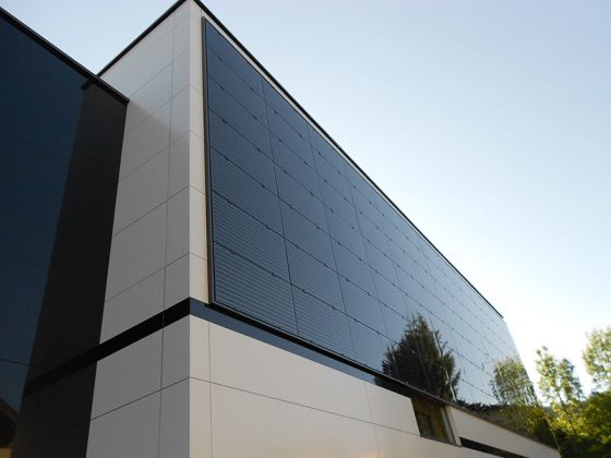 Arhitekturne rešitve sončnih elektrarn: Solarni paneli na fasadi in ...