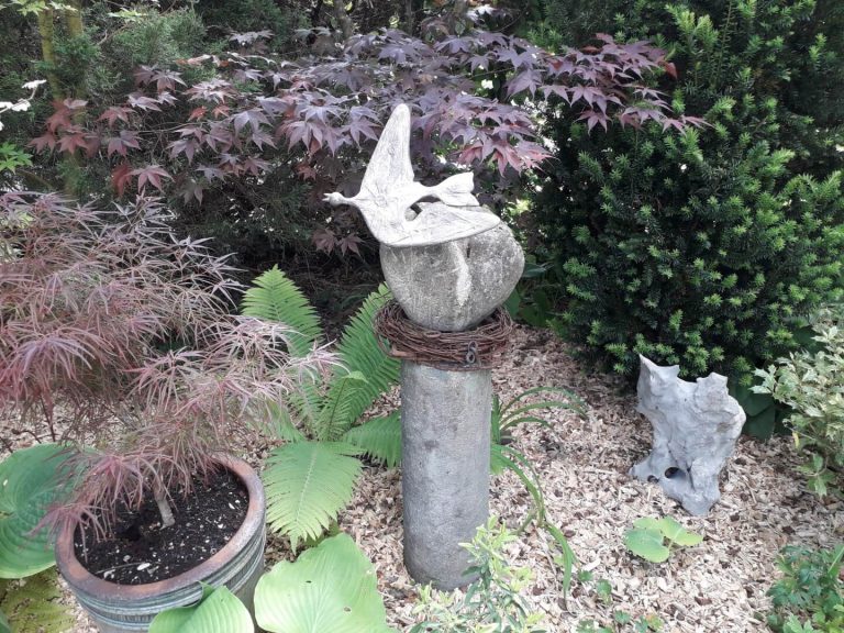 Navdihujoč vrt rastlin in skulptur - Ambienti