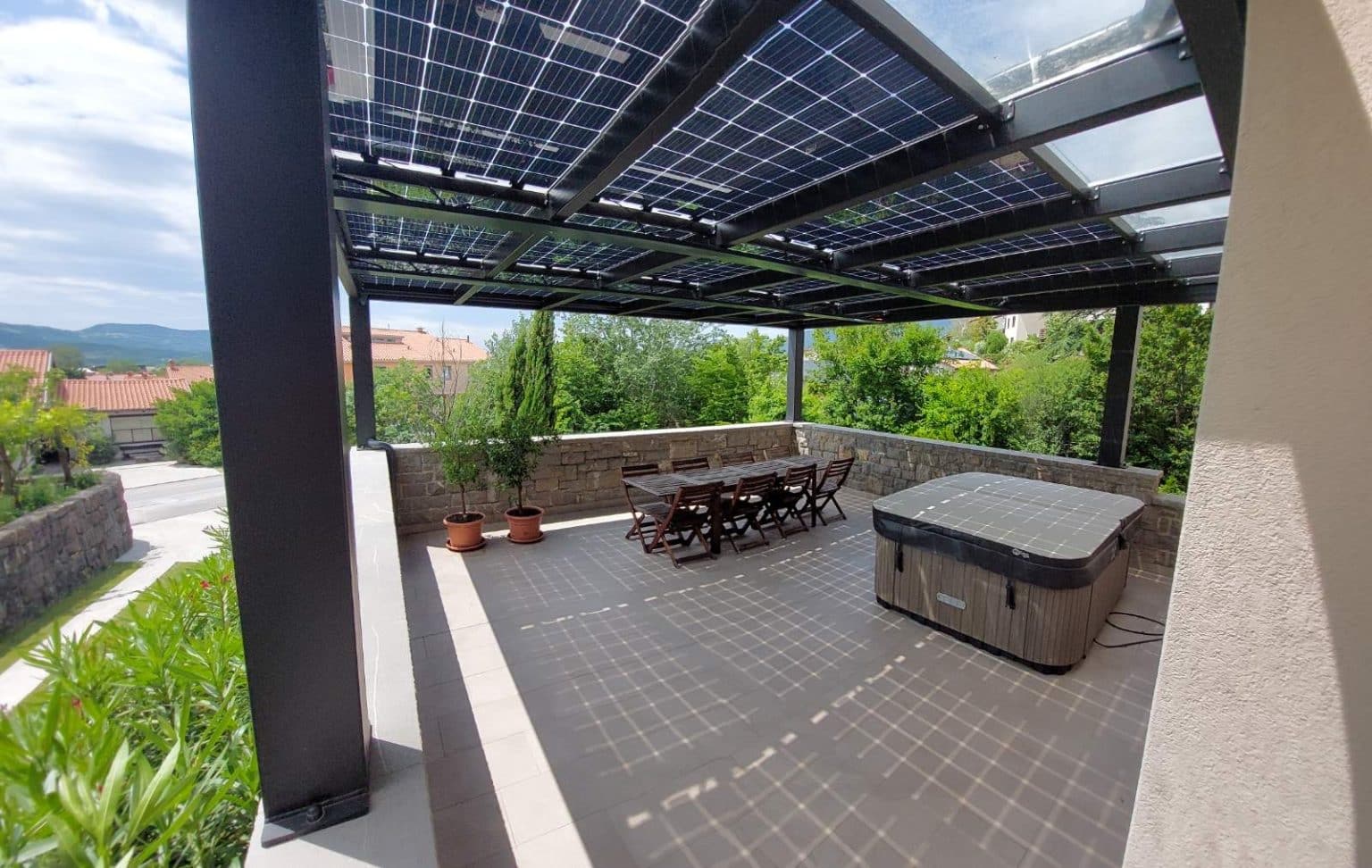 Solarni nadstreški tlakujejo pot v energetsko zeleno prihodnost - Ambienti